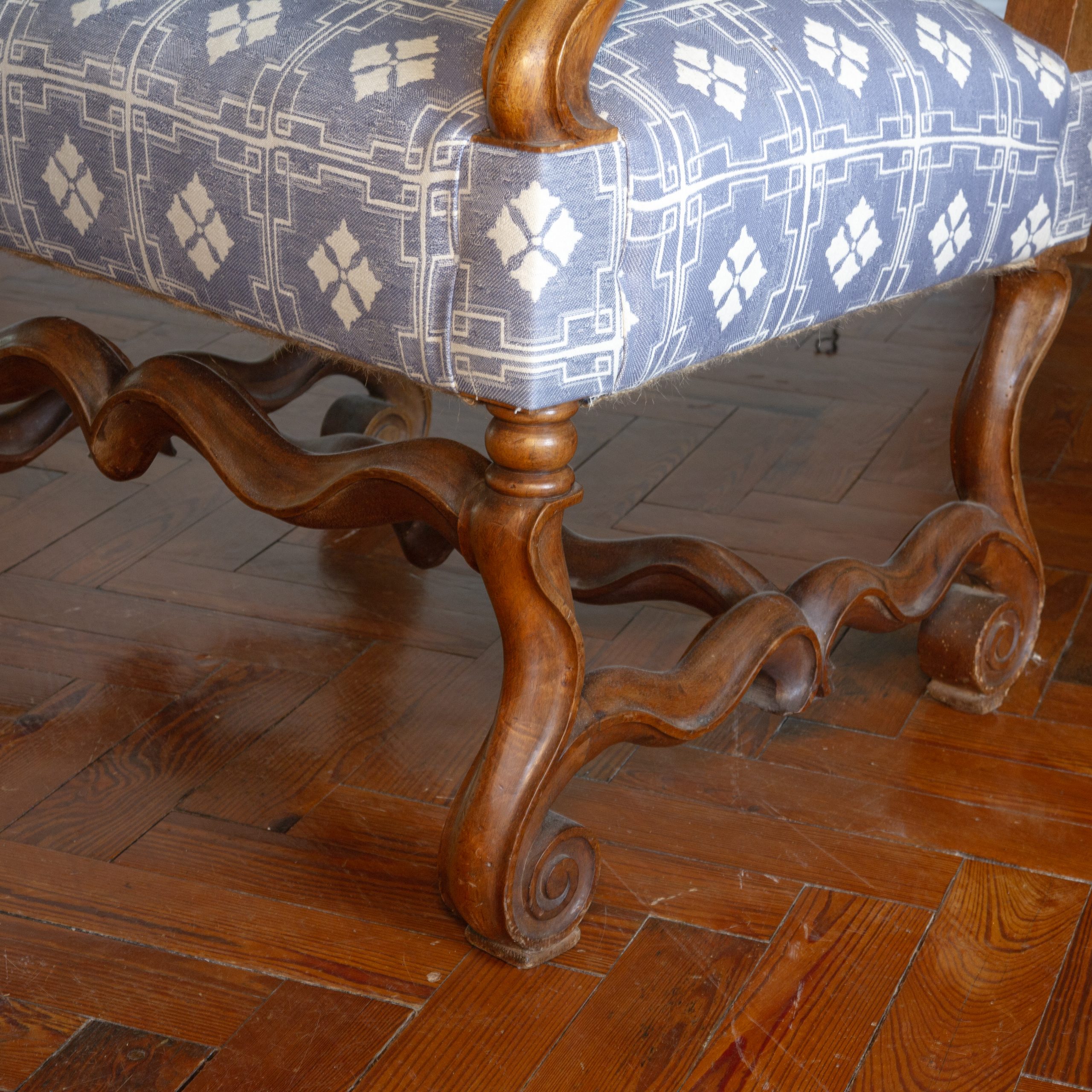 Carolean Blue | Octavia Dickinson